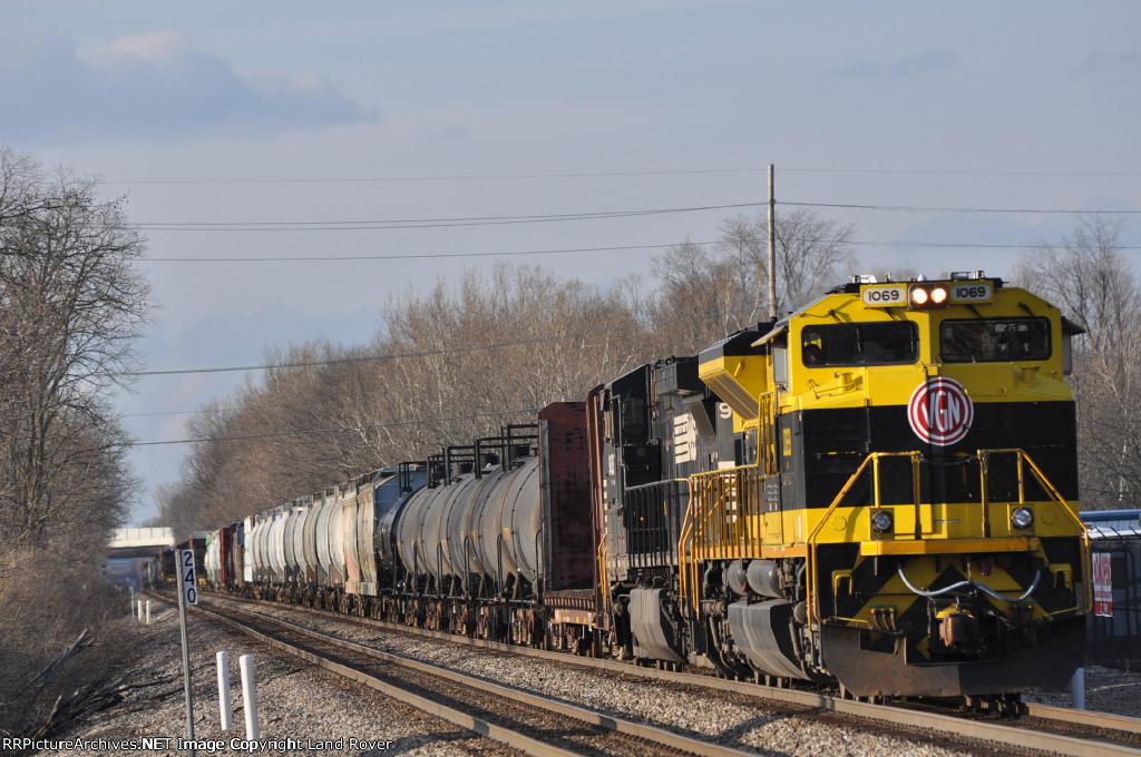 NS / VGN 1069 On NS 169 Westbound